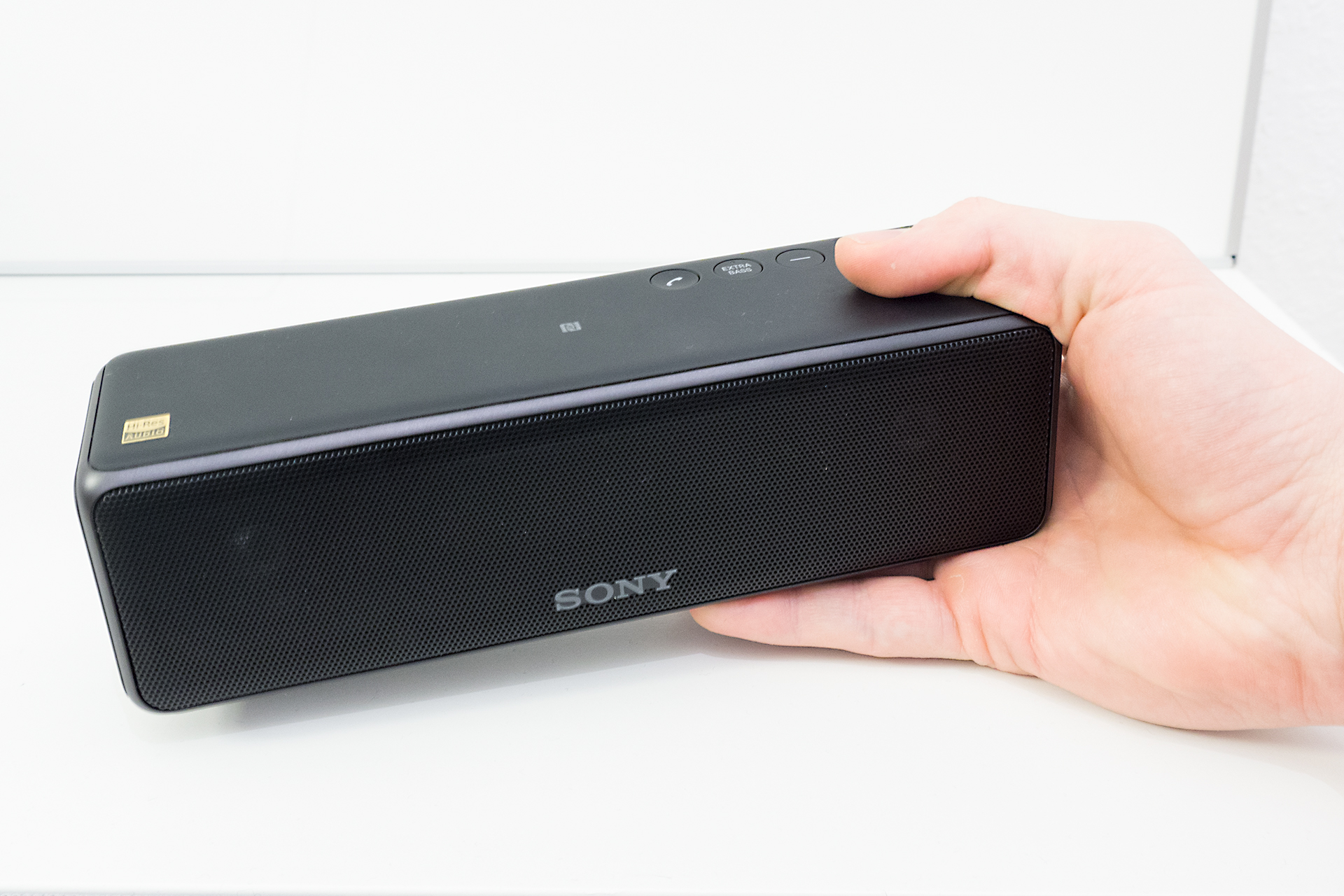 Sony-SRS-HG1-Hand – Multiroomlautsprecher.de